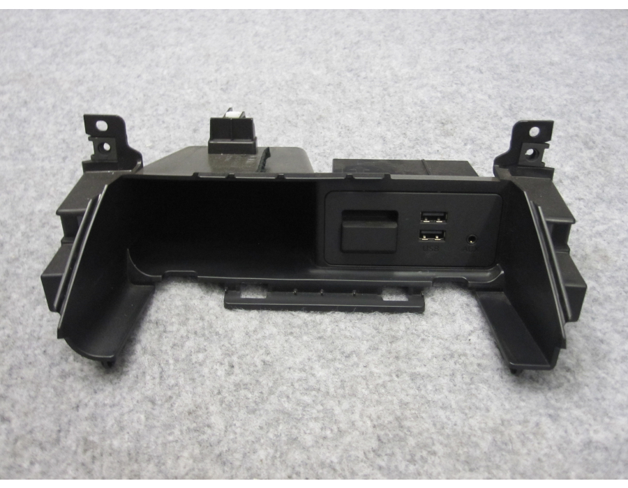 Mazda MX-5 ND RF USB HUB Unit AUX Ablagefach N243669U0 - Ens Autoteile ...